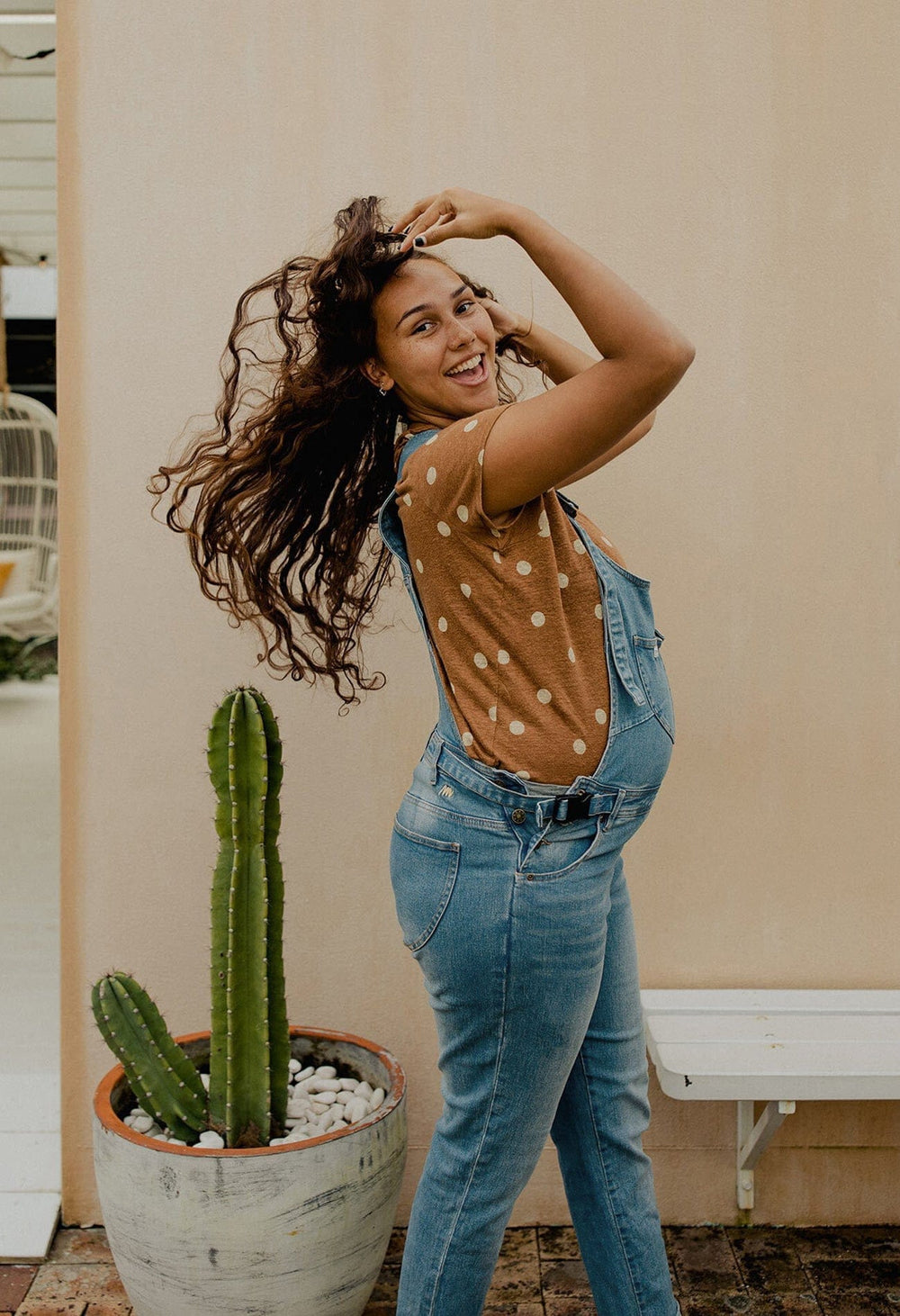 THE ULTIMATE BABYWEARING OVERALLS from PREGNANCY to PARENTING – the mumsie